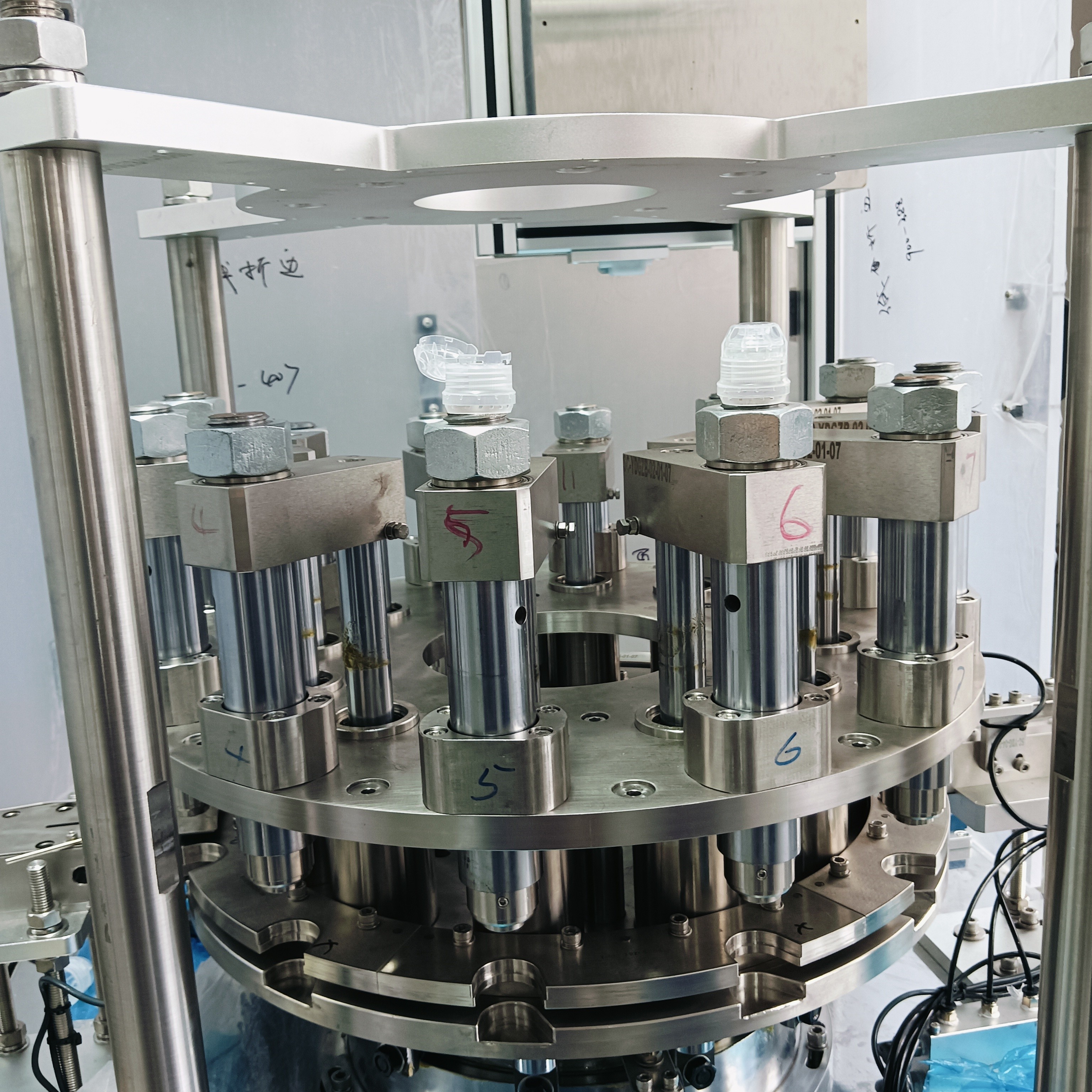 Mechanical folding machine with high capacity, good performance and ...